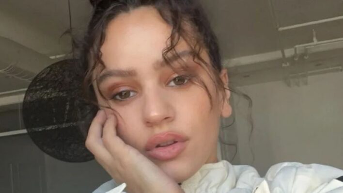 Inside The Sea, Rosalía Shows Her Great Body With A Black Mini Swimsuit