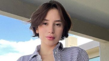 Verónica Perasso's Open Jacket Displays Her Wonderful Charms.