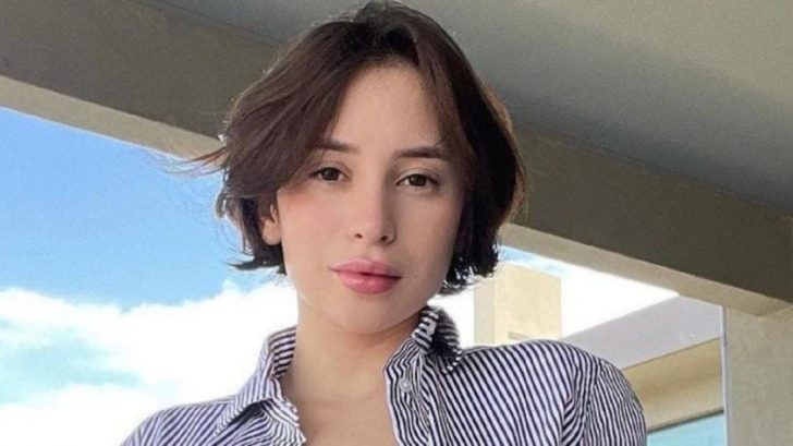 Verónica Perasso's Open Jacket Displays Her Wonderful Charms.