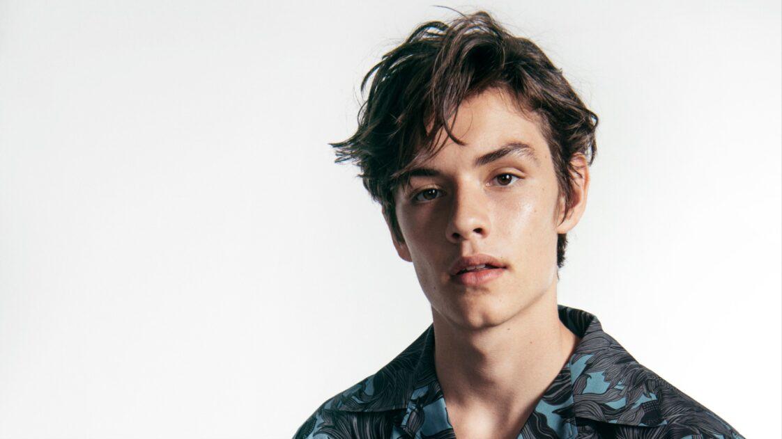 Louis Partridge (Actor) Wiki, Bio, Age, Height, Weight, Girlfriend ...