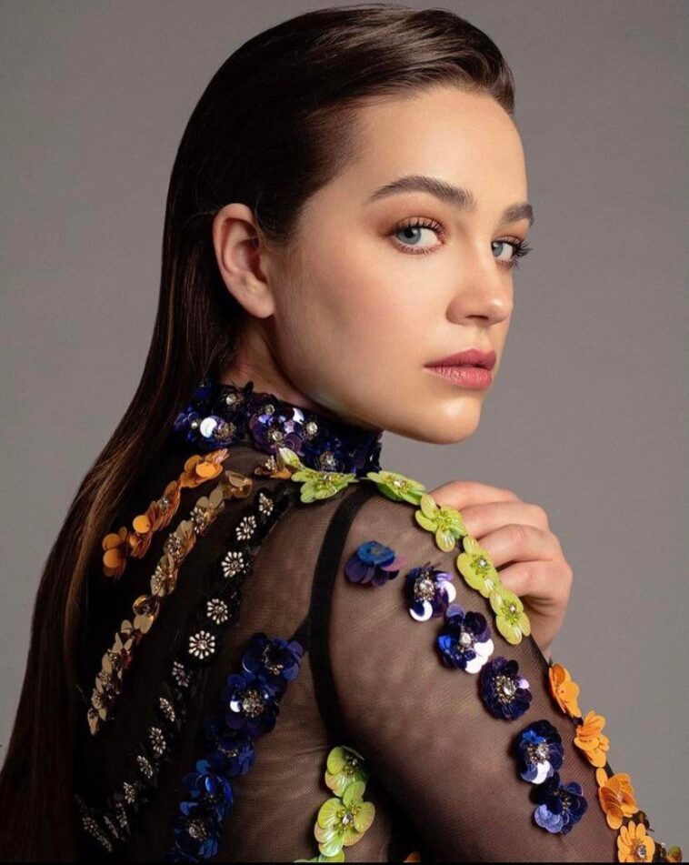 Mary Mouser (Actress) Wiki, Bio, Case, Height, Weight, Dating, Equity ...