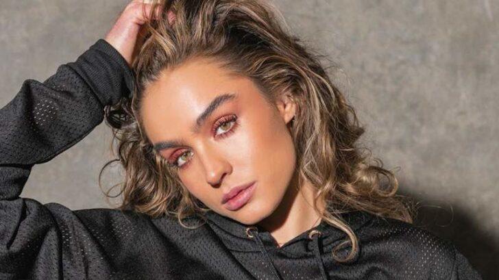 Sommer Ray (model) Age, Biography, Wiki, Height, Weight, Relationship ...
