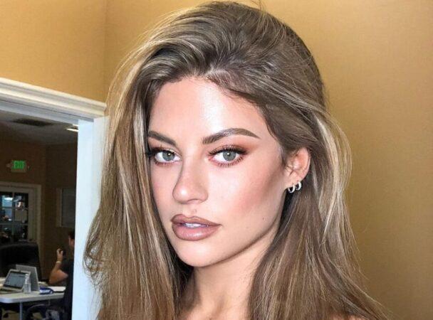 Hannah Stocking (model) Age, Biography, Wiki, Height, Weight ...