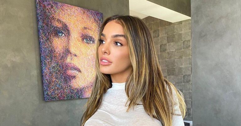 Lyna Pérez Surprises Her Instagram Followers With Her Spectacular Lilac ...