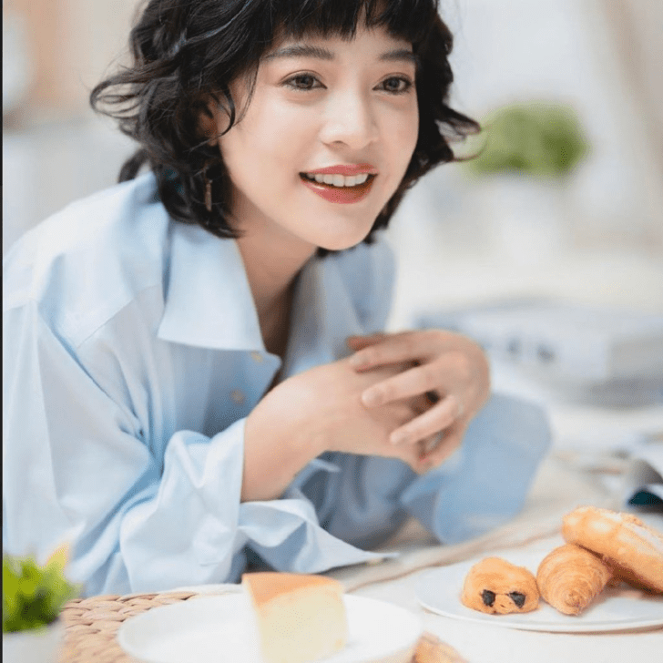 Apinya Sakuljaroensuk (Actress) Wiki, Boyfriend, Height, Weight, Net ...