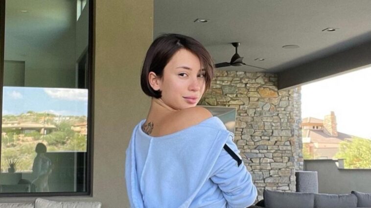 Viking Barbie Imitates Veronica Perasso Lowers Her Leggings In The Gym